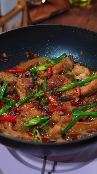 辣炒草鱼块怎么做好吃_草鱼块去腥技巧-第3张图片-山城妙识 辣炒草鱼块怎么做好吃_草鱼块去腥技巧-第3张图片-山城妙识