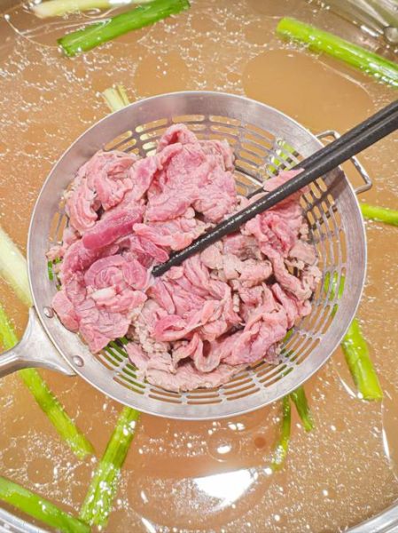 大片牛肉火锅怎么做_大片牛肉火锅需要煮多久-第2张图片-山城妙识 大片牛肉火锅怎么做_大片牛肉火锅需要煮多久-第2张图片-山城妙识