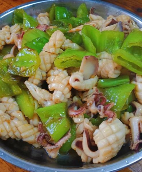 鱿鱼炒青椒洋葱怎么做_鱿鱼炒青椒洋葱的家常做法-第1张图片-山城妙识 鱿鱼炒青椒洋葱怎么做_鱿鱼炒青椒洋葱的家常做法-第1张图片-山城妙识