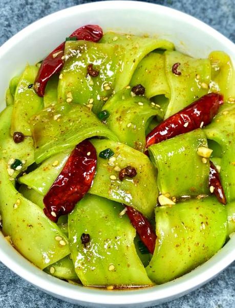 凉拌莴笋怎么做_莴笋焯水还是直接凉拌-第1张图片-山城妙识 凉拌莴笋怎么做_莴笋焯水还是直接凉拌-第1张图片-山城妙识