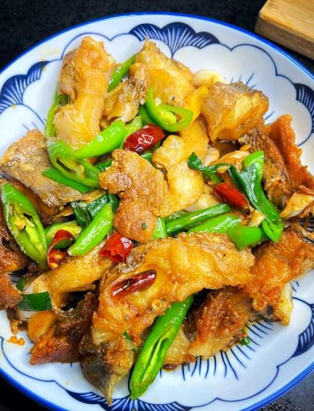 红烧鲈鱼怎么做最正宗_家常红烧鲈鱼做法步骤-第3张图片-山城妙识 红烧鲈鱼怎么做最正宗_家常红烧鲈鱼做法步骤-第3张图片-山城妙识