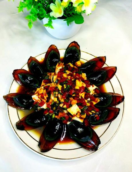 凉拌皮蛋拌豆腐怎么做_皮蛋豆腐要焯水吗-第1张图片-山城妙识