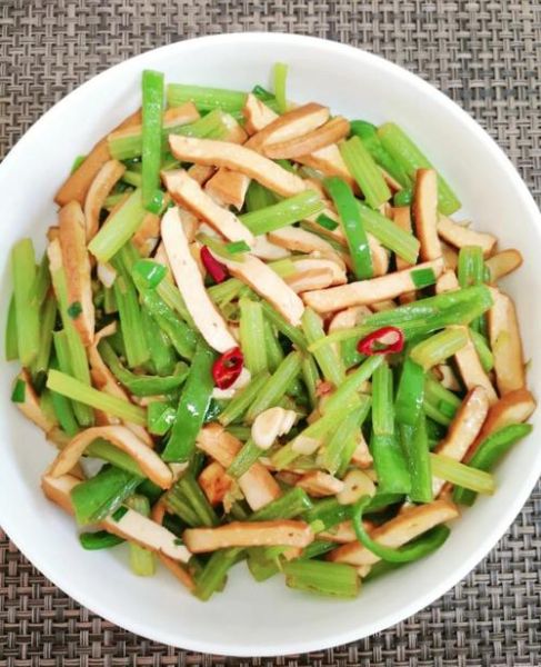 芹菜炒豆腐干怎么做好吃_芹菜炒豆腐干的家常做法-第1张图片-山城妙识 芹菜炒豆腐干怎么做好吃_芹菜炒豆腐干的家常做法-第1张图片-山城妙识