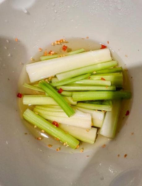 芹菜咸菜怎么腌制_芹菜咸菜腌制方法-第3张图片-山城妙识 芹菜咸菜怎么腌制_芹菜咸菜腌制方法-第3张图片-山城妙识