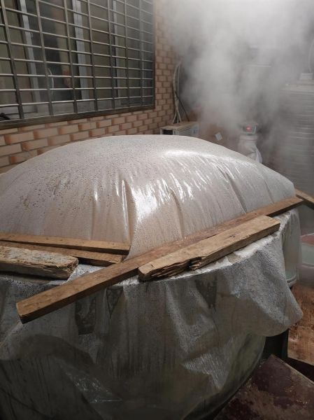 高粱酒怎么酿造_高粱酒酿造方法详解-第3张图片-山城妙识 高粱酒怎么酿造_高粱酒酿造方法详解-第3张图片-山城妙识