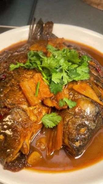 家常烧鲫鱼怎么做_烧鲫鱼不破皮技巧-第2张图片-山城妙识