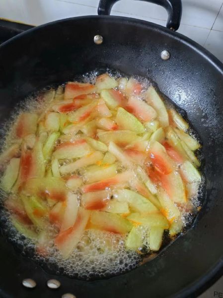 西瓜皮糖怎么做好吃_西瓜皮糖做法窍门-第1张图片-山城妙识