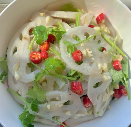 凉拌藕片酸甜怎么做_为什么藕片发黑-第1张图片-山城妙识