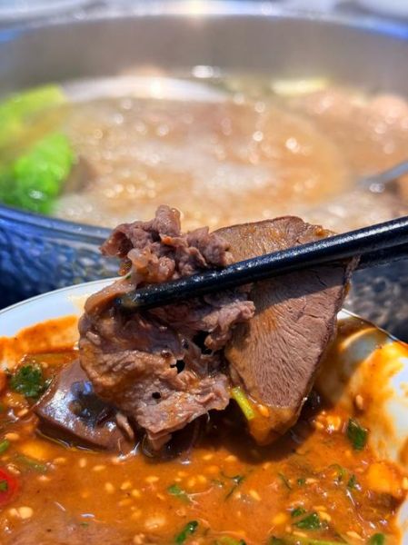 黄牛肉汤锅的做法_黄牛肉汤锅的配料-第1张图片-山城妙识