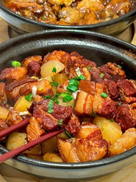 红烧肉焖土豆怎么做_红烧肉焖土豆用高压锅还是砂锅-第1张图片-山城妙识 红烧肉焖土豆怎么做_红烧肉焖土豆用高压锅还是砂锅-第1张图片-山城妙识