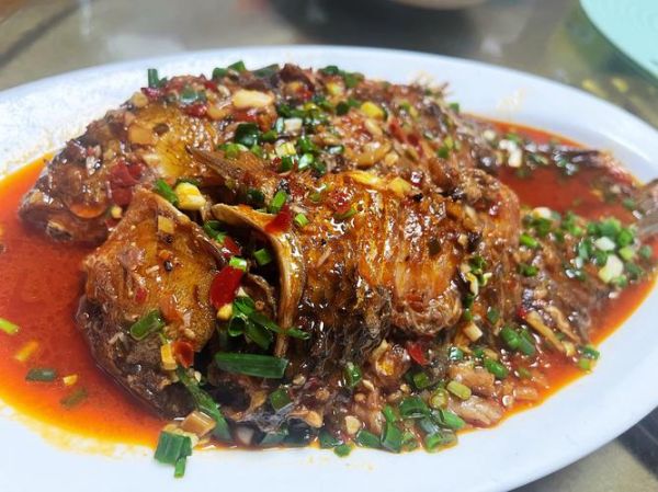 红烧鲫鱼最简单的做法_新手也能一次成功-第2张图片-山城妙识 红烧鲫鱼最简单的做法_新手也能一次成功-第2张图片-山城妙识