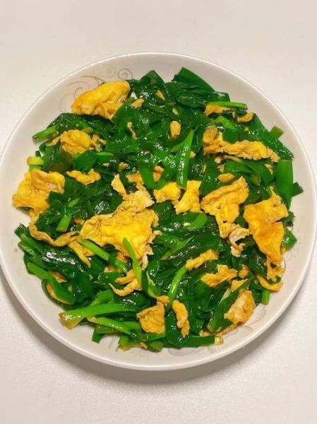 鸡蛋炒韭菜怎么炒好吃_鸡蛋炒韭菜要不要焯水-第2张图片-山城妙识