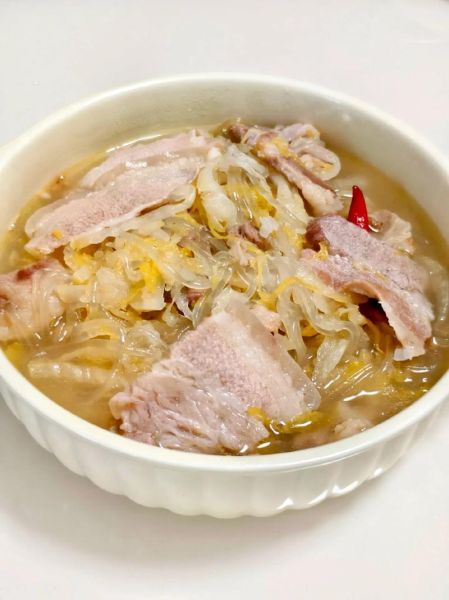 酸菜白肉粉丝汤怎么做_酸菜白肉粉丝汤怎么做好吃-第1张图片-山城妙识