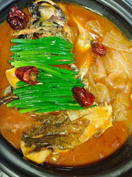 家常红烧鱼头怎么做_红烧鱼头去腥技巧-第2张图片-山城妙识 家常红烧鱼头怎么做_红烧鱼头去腥技巧-第2张图片-山城妙识