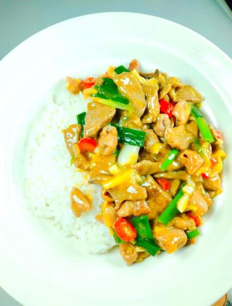 粉肠炒什么配菜好吃_粉肠搭配蔬菜推荐-第1张图片-山城妙识 粉肠炒什么配菜好吃_粉肠搭配蔬菜推荐-第1张图片-山城妙识