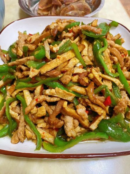 豆腐干炒肉丝怎么做_豆腐干炒肉丝的家常做法-第1张图片-山城妙识