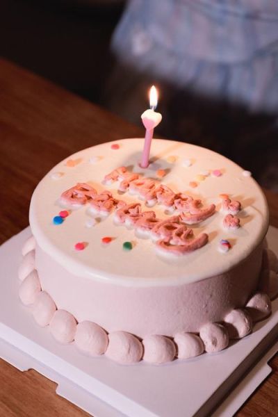 简单大方的蛋糕图片_怎么拍才好看-第2张图片-山城妙识