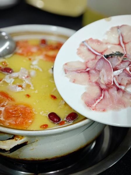 乌鱼清汤怎么做好吃_乌鱼清汤的家常做法-第1张图片-山城妙识 乌鱼清汤怎么做好吃_乌鱼清汤的家常做法-第1张图片-山城妙识