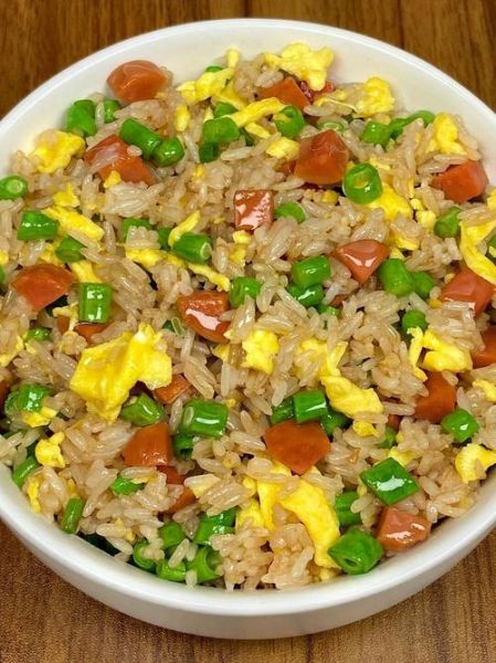 扬州炒饭怎么做才正宗_正宗扬州炒饭配料有哪些-第2张图片-山城妙识 扬州炒饭怎么做才正宗_正宗扬州炒饭配料有哪些-第2张图片-山城妙识