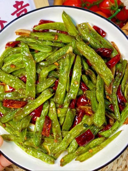 干煸四季豆角怎么做_家常干煸豆角做法-第1张图片-山城妙识