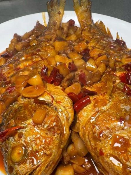 蒜烧小黄鱼哪里最正宗_蒜烧小黄鱼做法秘诀-第1张图片-山城妙识