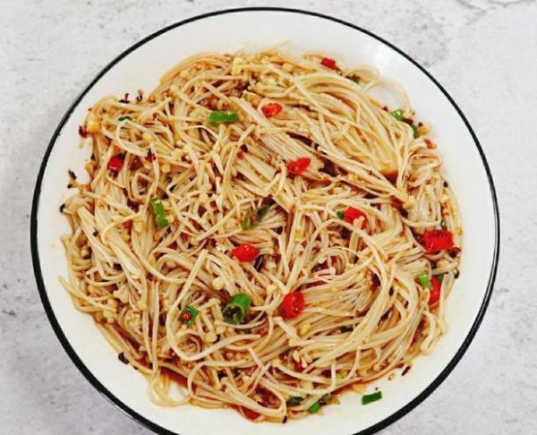 金针菇怎么凉拌最好吃_金针菇凉拌要不要焯水-第1张图片-山城妙识 金针菇怎么凉拌最好吃_金针菇凉拌要不要焯水-第1张图片-山城妙识