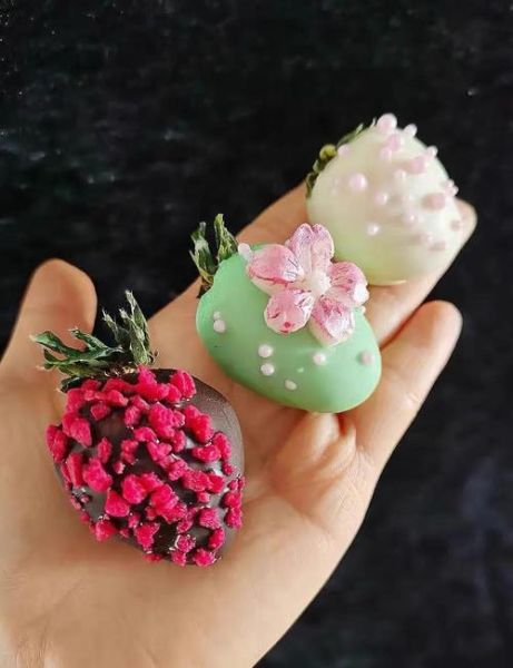 草莓夹心巧克力球怎么做_草莓夹心巧克力球需要哪些材料-第2张图片-山城妙识