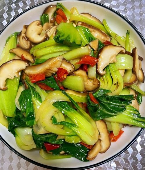 香菇炒上海青怎么做_香菇炒上海青用焯水吗-第3张图片-山城妙识