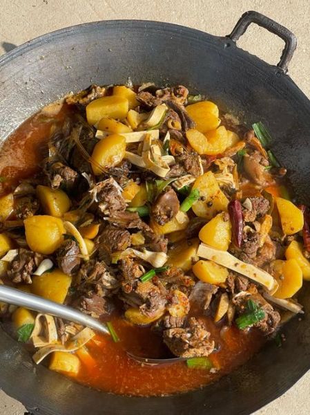 土豆鸡块怎么烧好吃_家常土豆鸡块的做法-第1张图片-山城妙识 土豆鸡块怎么烧好吃_家常土豆鸡块的做法-第1张图片-山城妙识