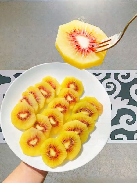 猕猴桃怎么切_猕猴桃的正确吃法-第1张图片-山城妙识 猕猴桃怎么切_猕猴桃的正确吃法-第1张图片-山城妙识