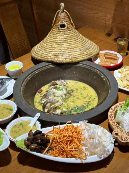 蒸汽石锅鱼做法_蒸汽石锅鱼哪里好吃-第1张图片-山城妙识