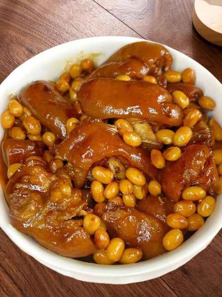 家常猪脚炖黄豆怎么做_猪脚炖黄豆需要焯水吗-第1张图片-山城妙识 家常猪脚炖黄豆怎么做_猪脚炖黄豆需要焯水吗-第1张图片-山城妙识