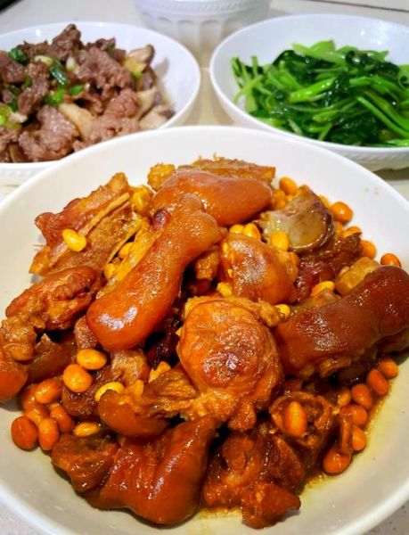 家常猪脚炖黄豆怎么做_猪脚炖黄豆需要焯水吗-第2张图片-山城妙识 家常猪脚炖黄豆怎么做_猪脚炖黄豆需要焯水吗-第2张图片-山城妙识