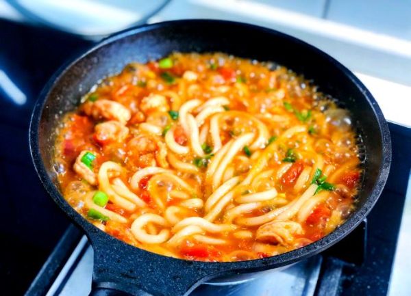 西红柿鲜虾面怎么做_西红柿鲜虾面好吃吗-第1张图片-山城妙识 西红柿鲜虾面怎么做_西红柿鲜虾面好吃吗-第1张图片-山城妙识