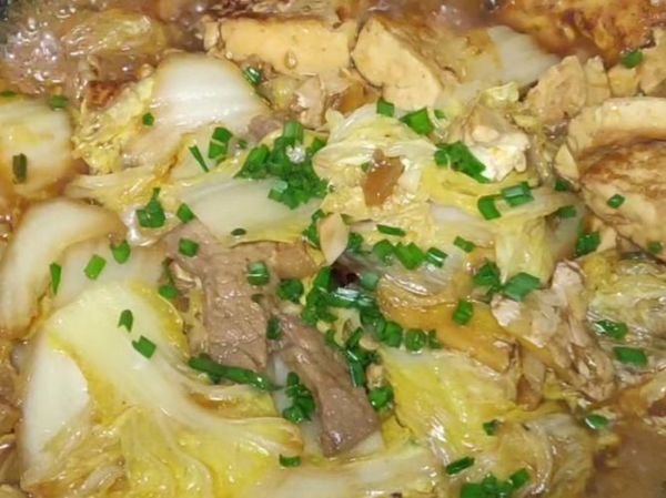 五花肉小白菜炖豆腐怎么做_五花肉小白菜炖豆腐热量高吗-第1张图片-山城妙识