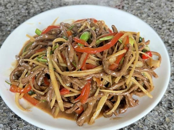 姜丝炒肉怎么做_姜丝炒肉最正宗的做法-第2张图片-山城妙识