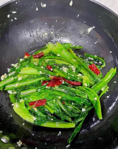 油麦菜炒鸡蛋怎么做_油麦菜炒鸡蛋需要焯水吗-第2张图片-山城妙识 油麦菜炒鸡蛋怎么做_油麦菜炒鸡蛋需要焯水吗-第2张图片-山城妙识