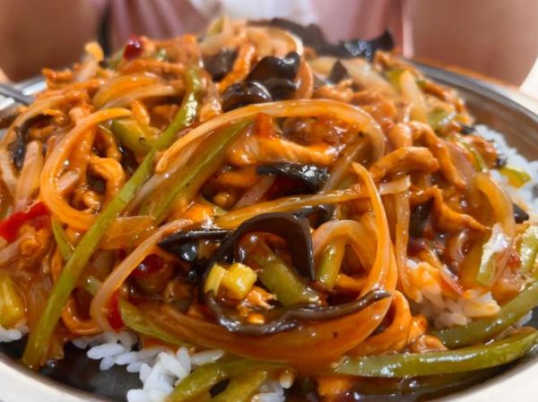 香干回锅肉木桶饭热量高吗_怎么做才香-第2张图片-山城妙识 香干回锅肉木桶饭热量高吗_怎么做才香-第2张图片-山城妙识