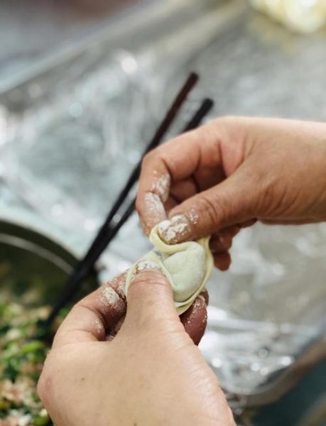 包馄饨的手法教程_新手怎么包馄饨不破皮-第2张图片-山城妙识