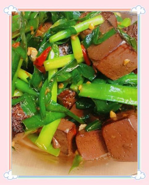 猪血炒韭菜怎么做_猪血炒韭菜的营养价值-第1张图片-山城妙识