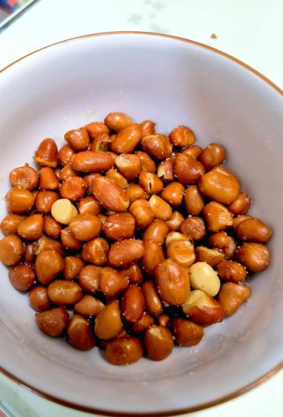 油炸五香花生米怎么做_油炸花生米不糊技巧-第1张图片-山城妙识 油炸五香花生米怎么做_油炸花生米不糊技巧-第1张图片-山城妙识