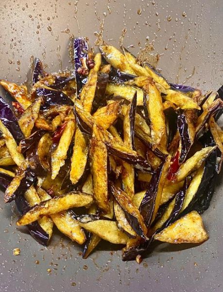 茄子怎么炸才外酥里嫩_炸茄子不吸油技巧-第1张图片-山城妙识 茄子怎么炸才外酥里嫩_炸茄子不吸油技巧-第1张图片-山城妙识