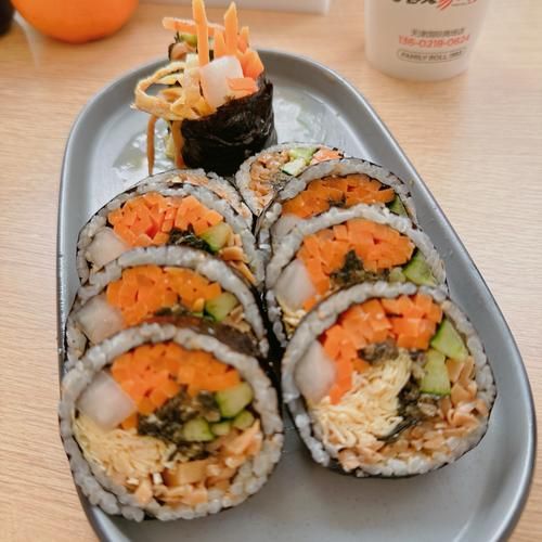 正宗韩国寿司怎么做_韩式紫菜包饭和日式区别-第2张图片-山城妙识 正宗韩国寿司怎么做_韩式紫菜包饭和日式区别-第2张图片-山城妙识