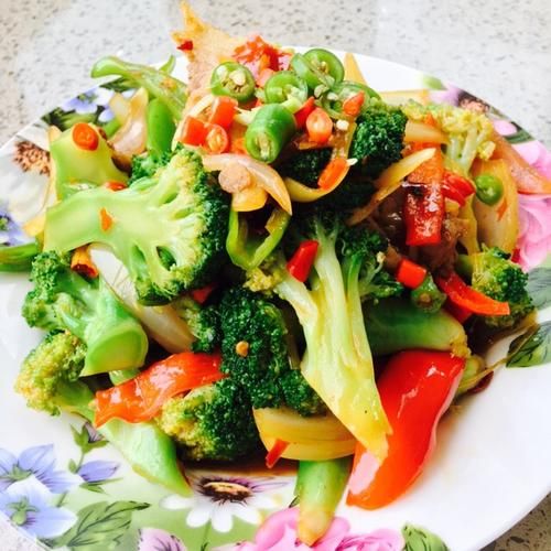 干锅西兰花怎么做_干锅西兰花焯水吗-第2张图片-山城妙识