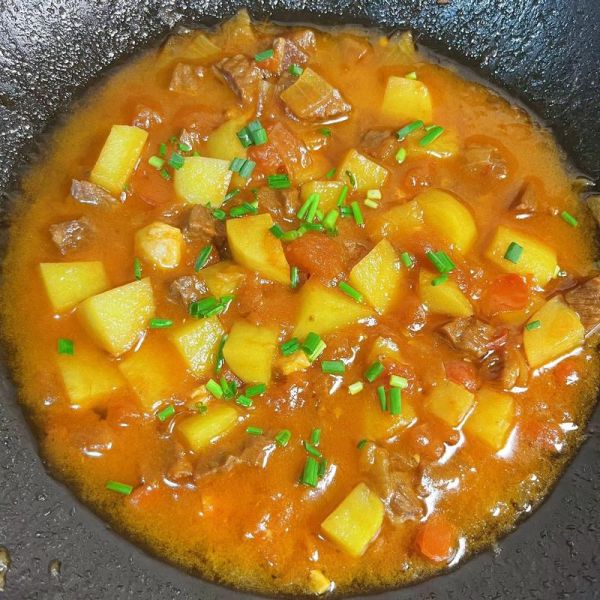 西红柿牛肉炖土豆怎么做_西红柿牛肉炖土豆需要炖多久-第1张图片-山城妙识 西红柿牛肉炖土豆怎么做_西红柿牛肉炖土豆需要炖多久-第1张图片-山城妙识