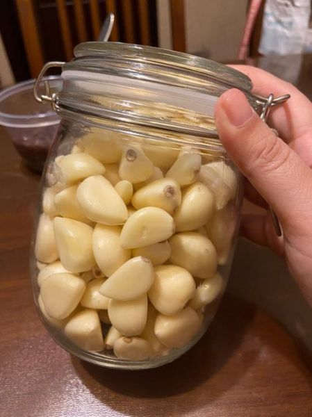 夏天泡腊八蒜需要放冰箱吗_夏天泡腊八蒜的正确做法-第1张图片-山城妙识 夏天泡腊八蒜需要放冰箱吗_夏天泡腊八蒜的正确做法-第1张图片-山城妙识