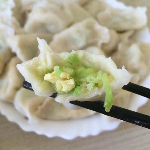 西葫芦猪肉饺子馅怎么调_西葫芦猪肉饺子馅要焯水吗-第2张图片-山城妙识