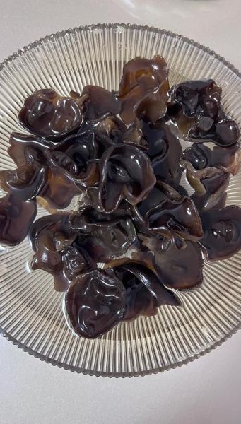 黑木耳泡一晚上有毒吗_隔夜黑木耳中毒真相-第1张图片-山城妙识