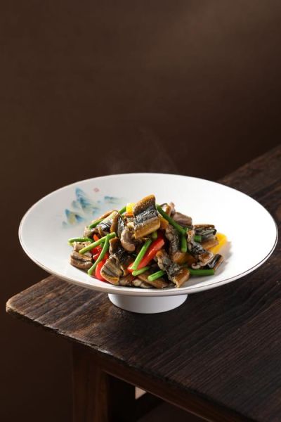 黄鳝炒蒜苔怎么炒好吃_黄鳝炒蒜苔家常做法-第1张图片-山城妙识