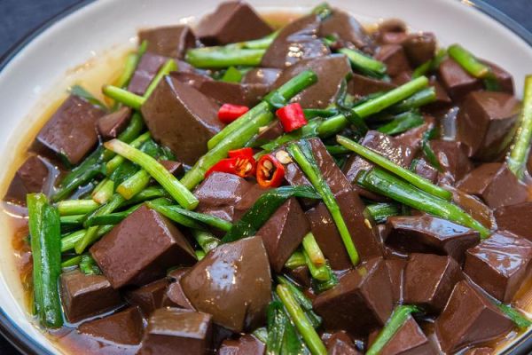 韭菜炒鸭血怎么炒才嫩_韭菜炒鸭血需要焯水吗-第3张图片-山城妙识 韭菜炒鸭血怎么炒才嫩_韭菜炒鸭血需要焯水吗-第3张图片-山城妙识